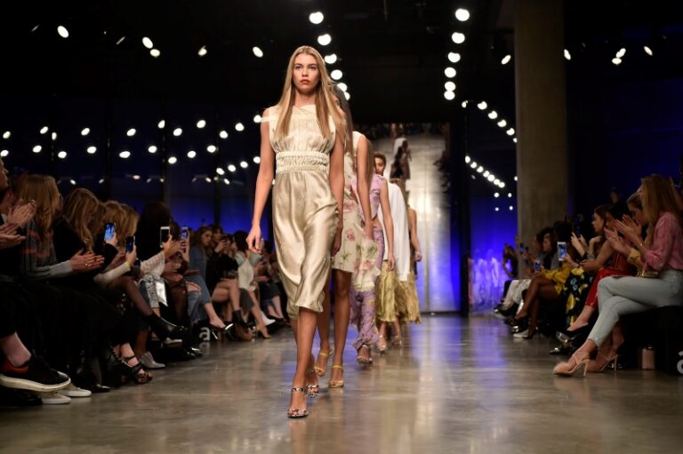 Các quy tắc đi Catwalk không bao giờ được sai